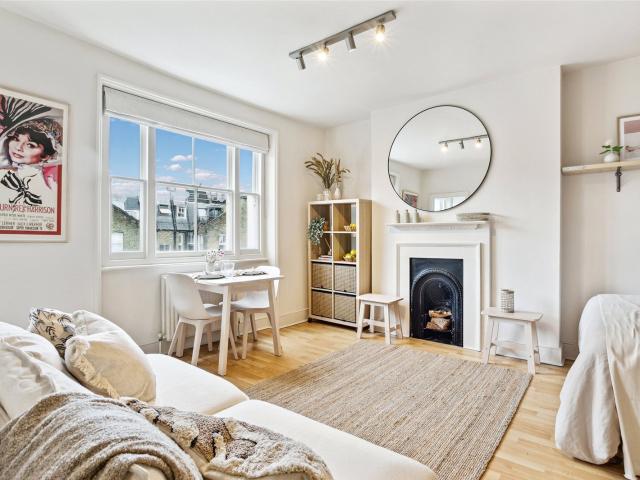 0 bedroom property in Nottingham Place, Marylebone, Hyde Park, London, W1U £3,878 pcm | Chestertons