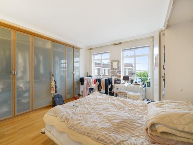 0 bedroom property in Rossmore Court, Park Road, Marylebone, London, NW1 £2,100 pcm | Chestertons