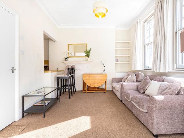 0 bedroom property in Vauxhall Bridge Road, Pimlico, London, SW1V £1,798 pcm | Chestertons