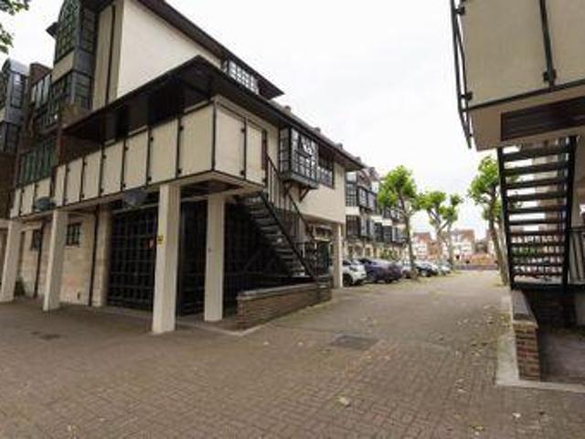 0 Bedrooms for rent in Double Room To Let, Rope Street SE16