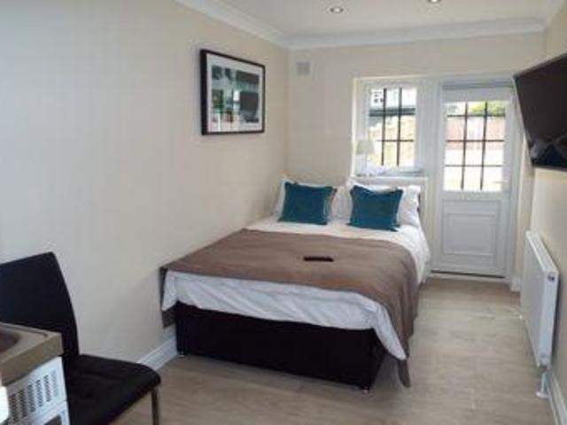 0 Bedrooms Studio for rent in Uplands Road, Woodford Green IG8