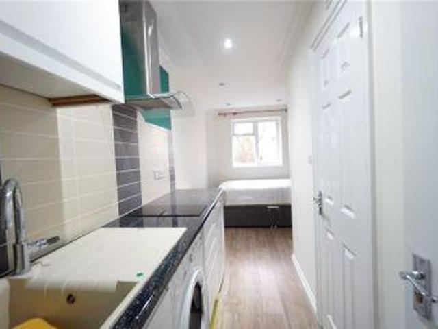 0 Bedrooms Studio for rent in York Way, Holloway, London N7