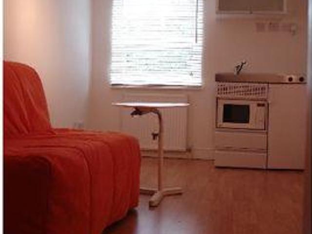 0 Bedrooms Studio for rent in Askew Crescent, Shepherds Bush W12