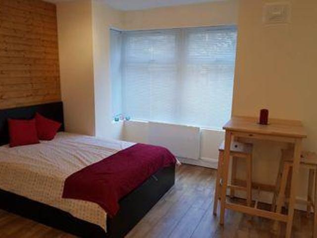 0 Bedrooms Studio for rent in Biddestone Road, London N7