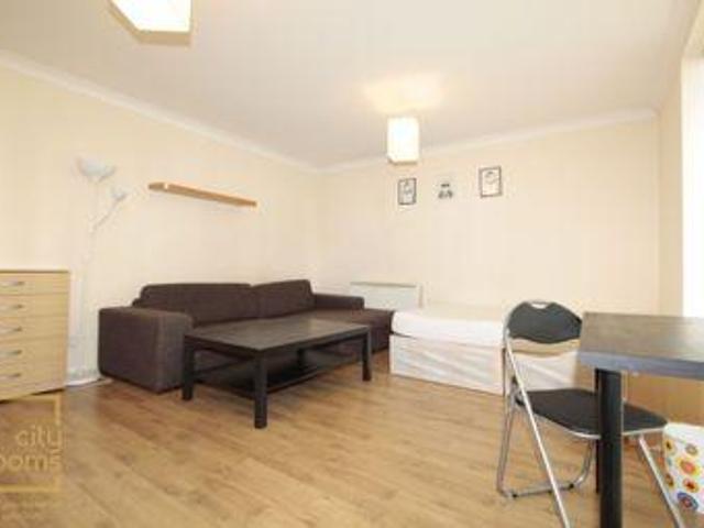 0 Bedrooms Studio for rent in Boardwalk Place, Canary Wharf E14