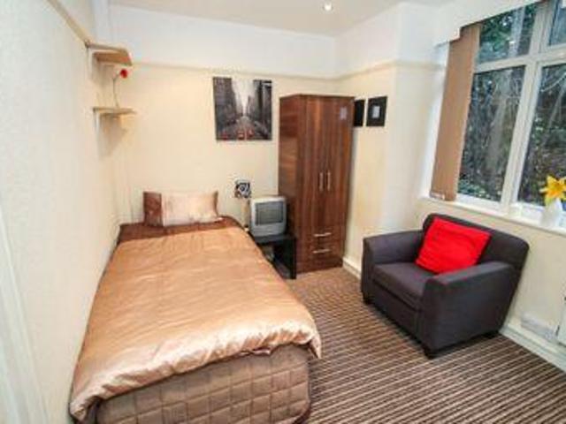 0 Bedrooms Studio for rent in Burley Road, Burley, Leeds LS4