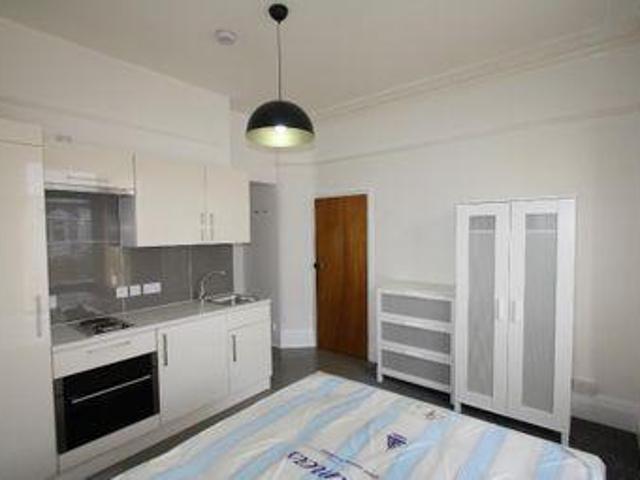 0 Bedrooms Studio for rent in Cavendish Gardens, Ilford, Ilford IG1