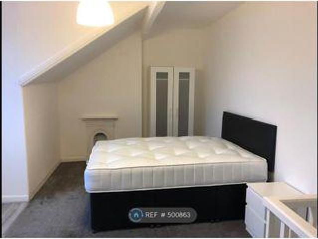 0 Bedrooms Studio for rent in Crosby Place, Leeds LS11