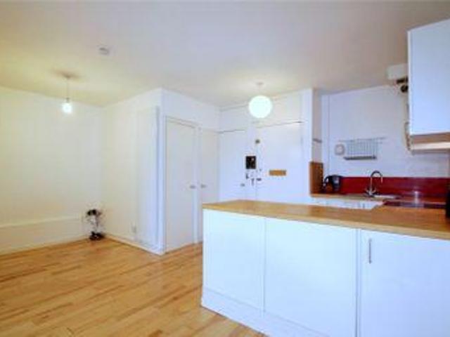 0 Bedrooms Studio for rent in Crescent House, Golden Lane Estate, City Of London EC1Y
