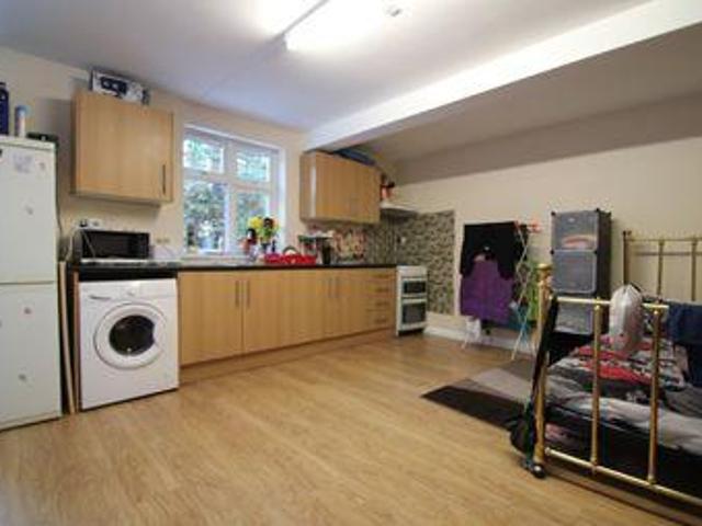 0 Bedrooms Studio for rent in Daws Lea, High Wycombe HP11