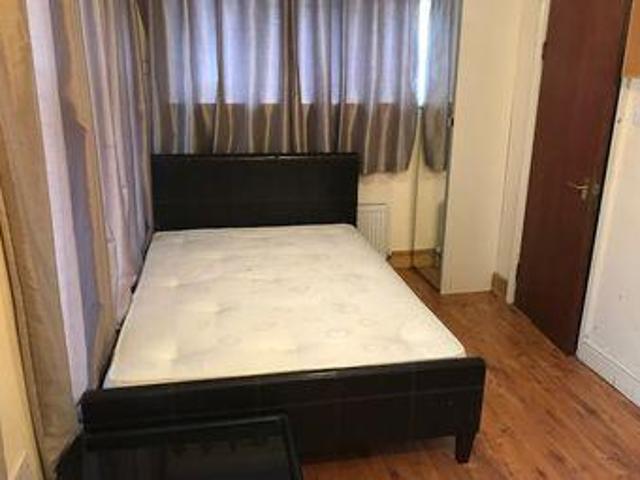 0 Bedrooms Studio for rent in Eastern Avenue, Newbury Park Ilford IG2