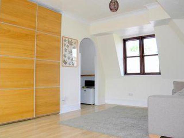 0 Bedrooms Studio for rent in Fyfield Road, London SW9