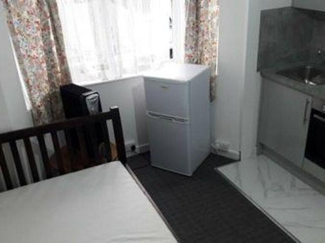 0 Bedrooms Studio for rent in High Trees, London SW2