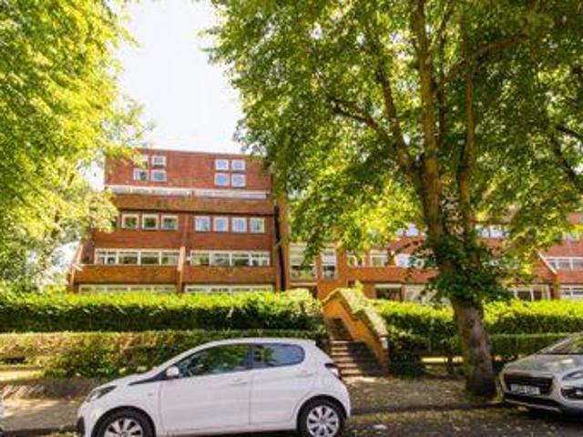 0 Bedrooms Studio for rent in Holden Avenue, Woodside Park N12