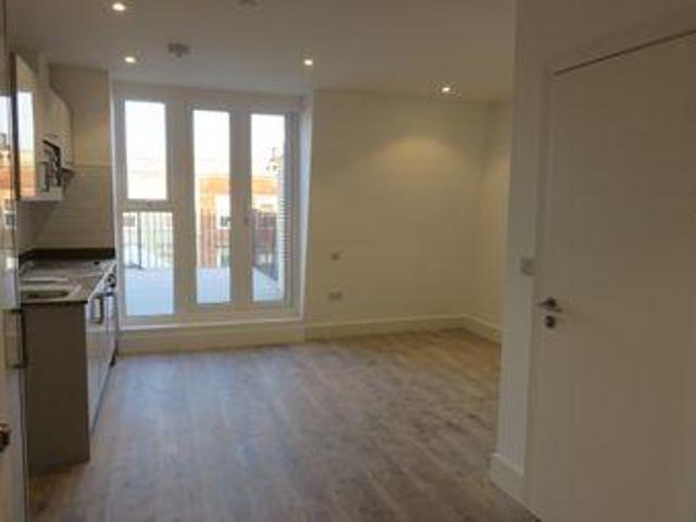 0 Bedrooms Studio for rent in Kilburn High Road, Kilburn, London NW6