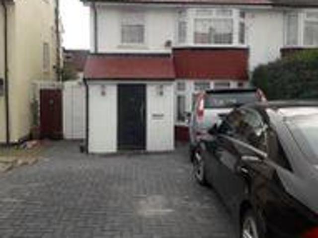 0 Bedrooms Studio for rent in Layfield Crescent, Hendon, Hendon, London NW4