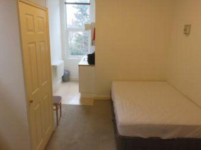 0 Bedrooms Studio for rent in Manstone Road, Kilburn, London NW2