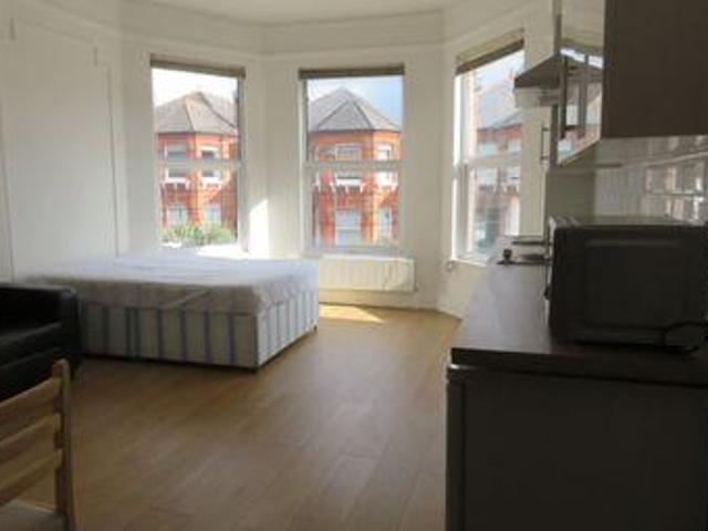 0 Bedrooms Studio for rent in Manstone Road, Kilburn, London NW2