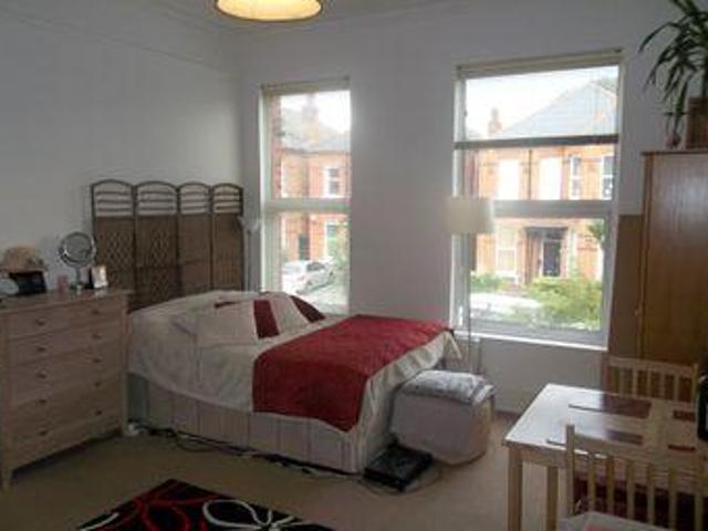 0 Bedrooms Studio for rent in Manstone Road, Kilburn, London NW2