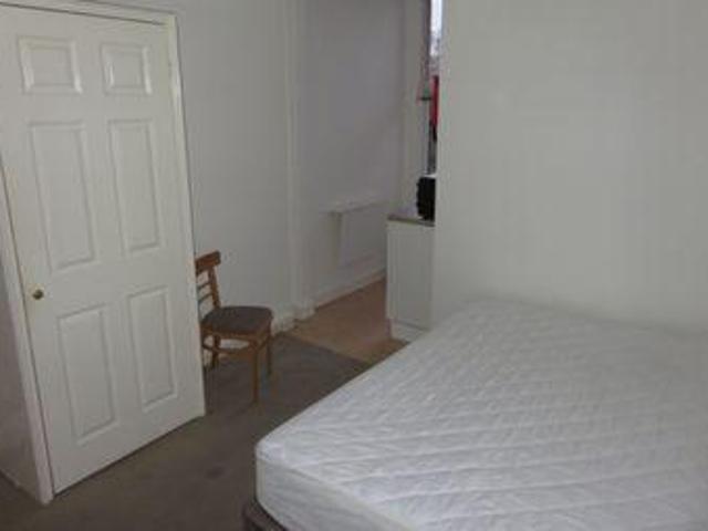0 Bedrooms Studio for rent in Manstone Road, Kilburn, London NW2