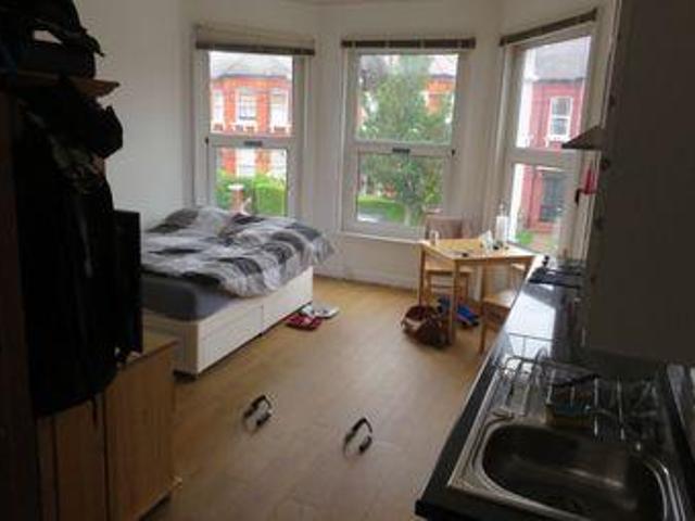0 Bedrooms Studio for rent in Manstone Road, Kilburn, London NW2