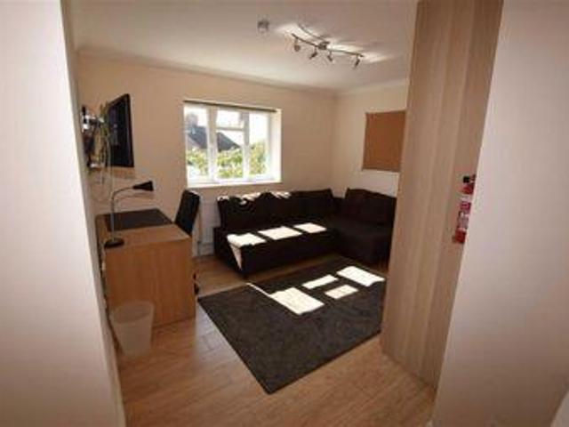 0 Bedrooms Studio for rent in Park Road, Hendon, London NW4