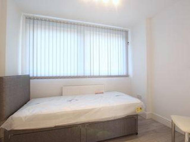 0 Bedrooms Studio for rent in Putney Hill, Putney, London SW15