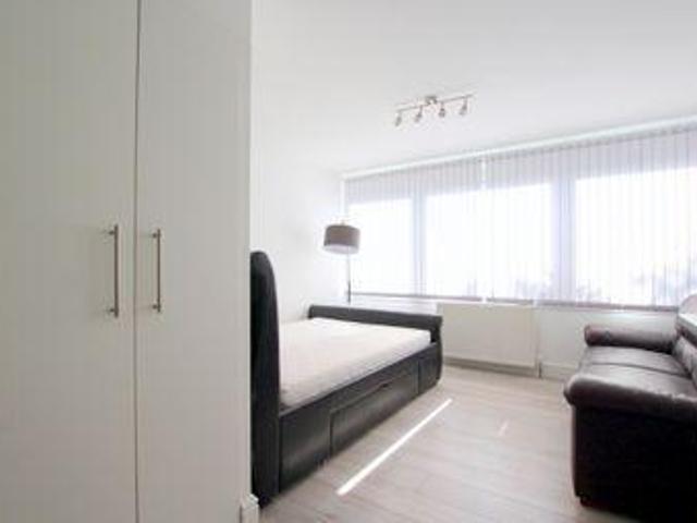 0 Bedrooms Studio for rent in Putney Hill, Putney, London SW15