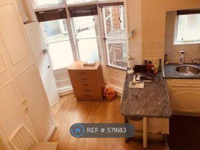 0 Bedrooms Studio for rent in Queens Avenue, London N10