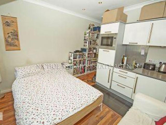 0 Bedrooms Studio for rent in Queens Avenue, London N10
