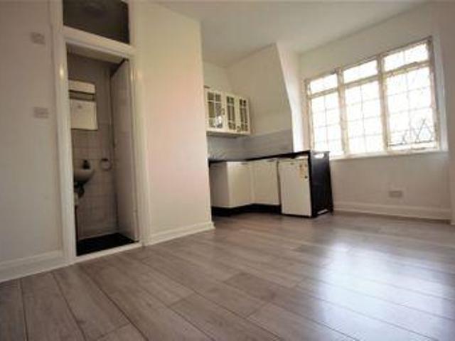0 Bedrooms Studio for rent in Queens Parade, Green Lanes, London N8