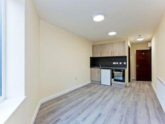 0 Bedrooms Studio for rent in Queens Parade, Queens Road, London NW4