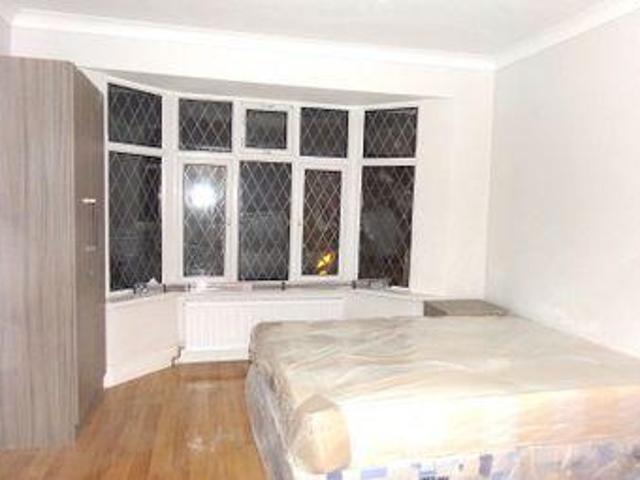 0 Bedrooms Studio for rent in Sutherland Avenue, Hayes, Middlesex UB3