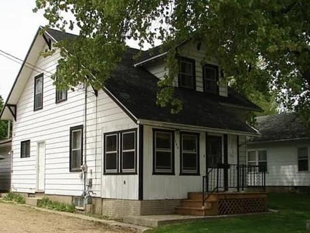 5 BR, 2 BA Apartment 1534 S Float Ave, Freeport, IL 61032