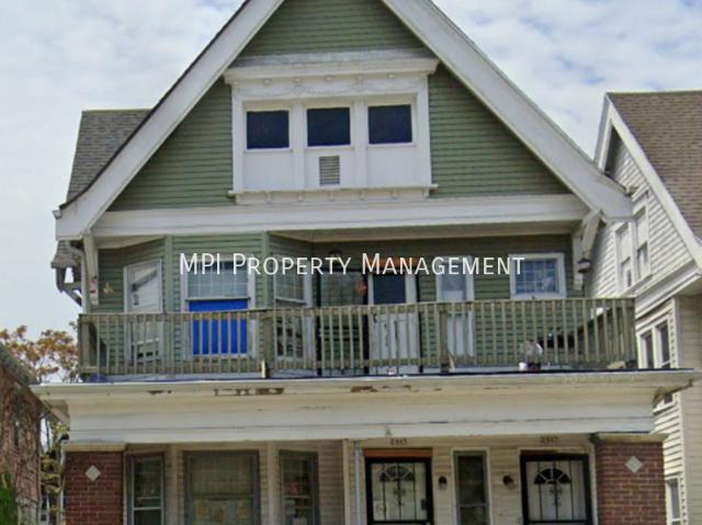 3 BR, 1 BA Apartment 2447 N 39TH ST, MILWAUKEE, WI 53210