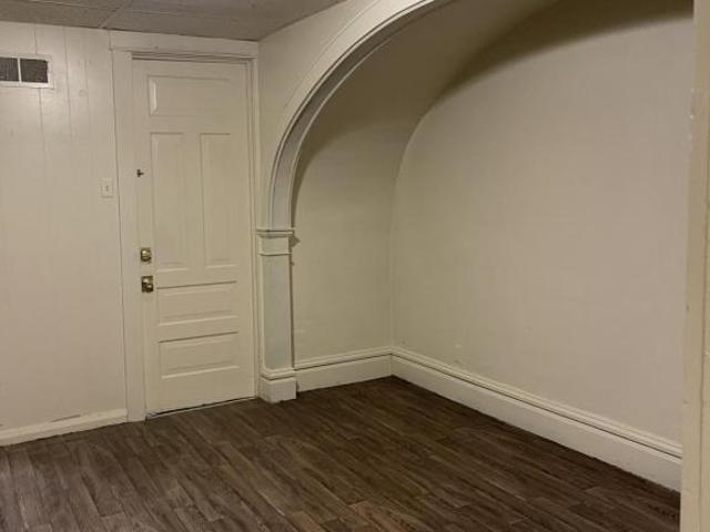2 BR, 1 BA Apartment 614 W Stephenson St, Freeport, IL 61032