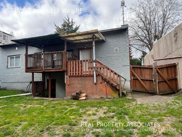 2 BR, 1 BA Apartment 9414.B Roosevelt Way NE, Seattle, WA 98115