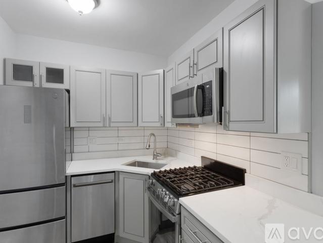 0 BR, 1 BA Apartment 1521 W Sherwin Ave, Unit 205, Chicago, IL 60626
