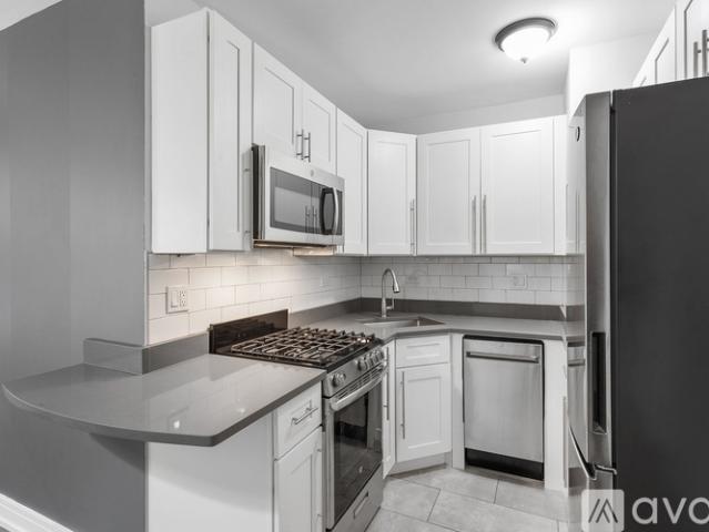 0 BR, 1 BA Apartment 1521 W Sherwin Ave, Unit 209, Chicago, IL 60626