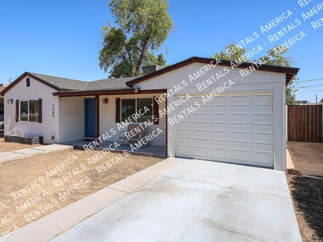 3 BR, 2 BA Apartment 1909 E Indianola Ave, Phoenix, AZ 85016