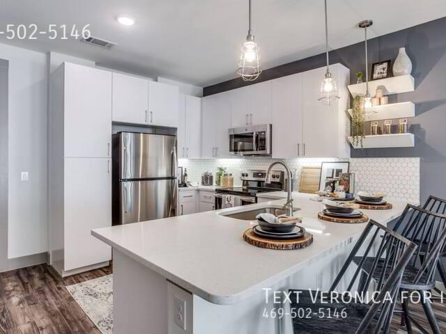 0 BR, 1 BA Apartment 195 W. Davis, Dallas, TX 75208