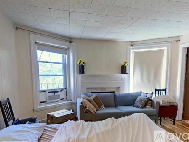 0 BR, 1 BA Apartment 1063 Beacon St, Unit 9, Brookline, MA 02446