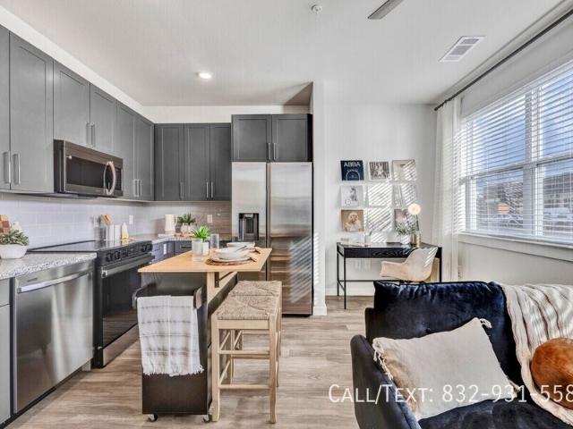 0 BR, 1 BA Apartment 1079 Studemont St, Houston, TX 77007