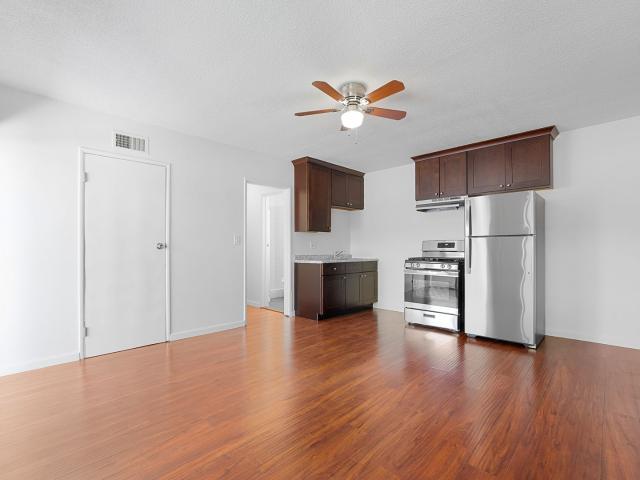 0 BR, 1 BA Apartment 10920 S Osage Ave Inglewood, CA 90304