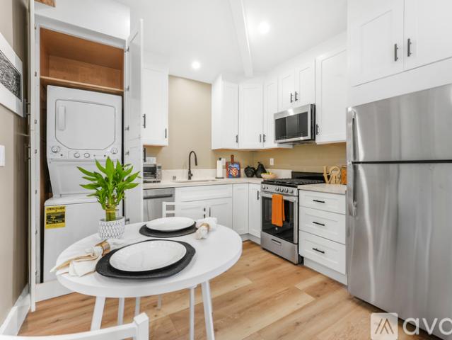 0 BR, 1 BA Apartment 1106 N Beachwood Dr, Burbank, CA 91506