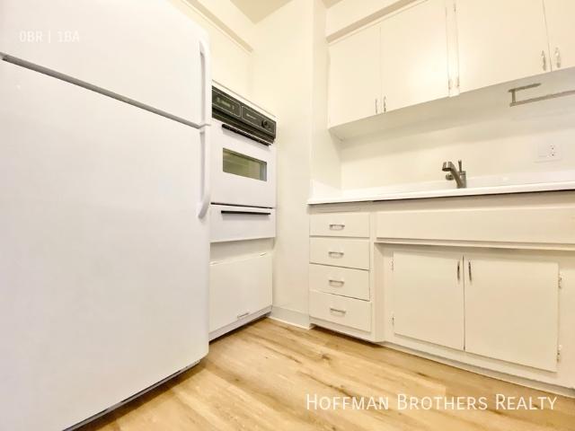 0 BR, 1 BA Apartment 1142 N Clark St, West Hollywood, CA 90069