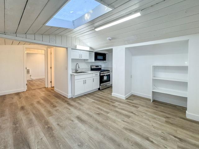 0 BR, 1 BA Apartment 2219 3rd St Santa Monica, CA 90405