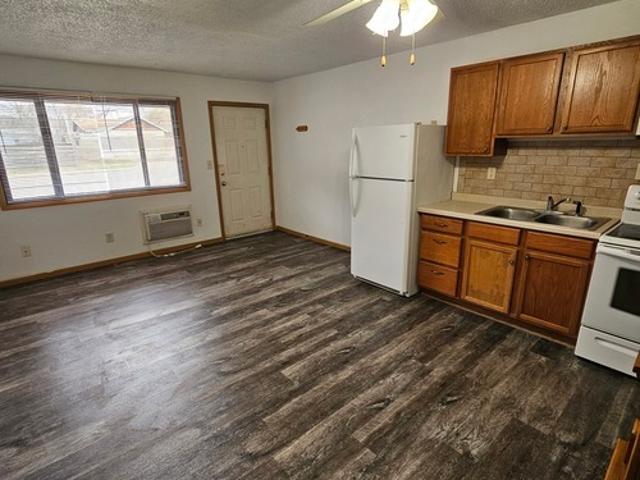 0 BR, 1 BA Apartment 2222 32nd St S, Unit 2, La Crosse, WI 54601
