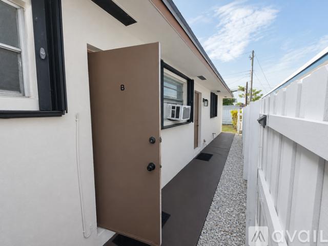 0 BR, 1 BA Apartment 22 SW 5th St, Unit B, Hallandale Beach, FL 33009