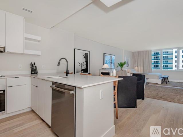 0 BR, 1 BA Apartment 2301 Collins Avenue, Unit 914, Miami Beach, FL 33139